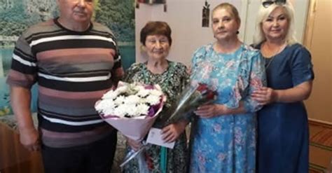 Съседката ми навърши 90 години Реших да отида и да я поздравя… Но