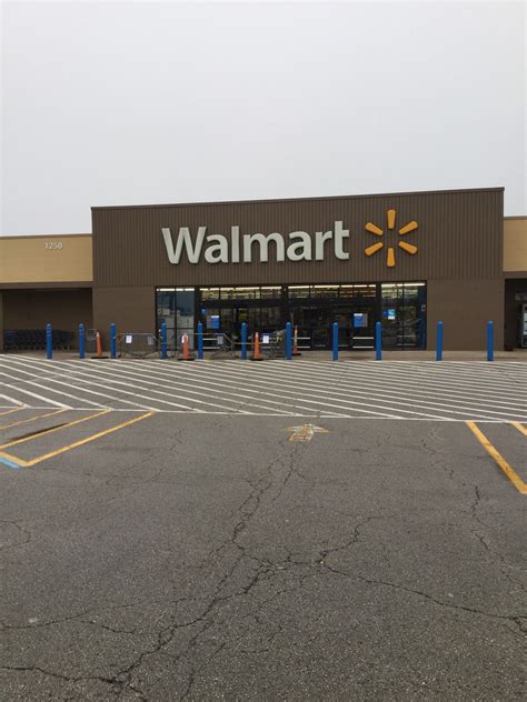 Walmart Buffalo W Dallas St Shopping And Retail Buffalo Missouri