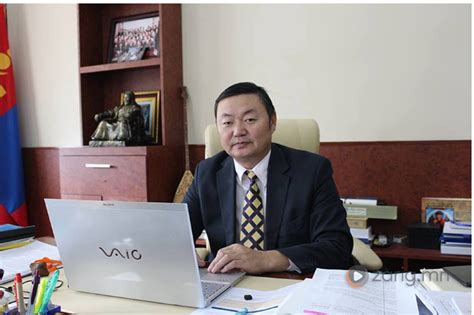МУБИС ын дэд захирал асан Д Мөнхжаргалын охин 627 сая төгрөгийн зээлээр АНУ д сурчээ