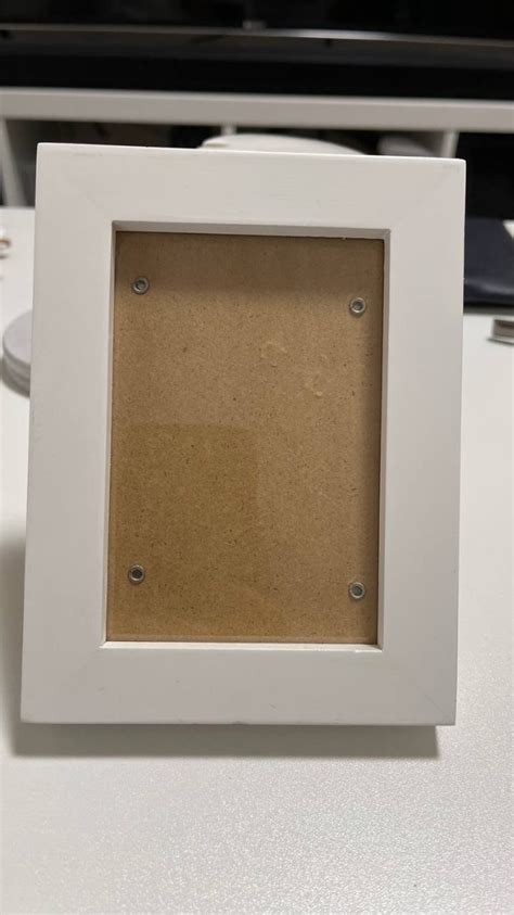 白色相框 家具及居家用品 居家裝飾 相架畫作在旋轉拍賣
