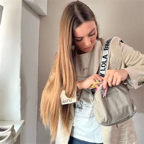 A L I S A Alice Lnv Threads Say More