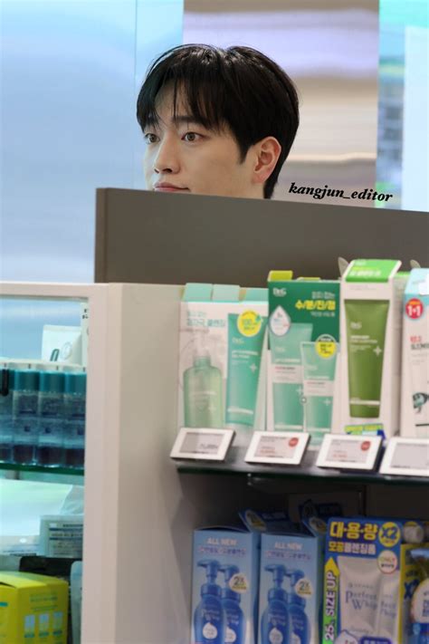 활동 뜸했던 서강준 근황 촬스의 이슈와 유머