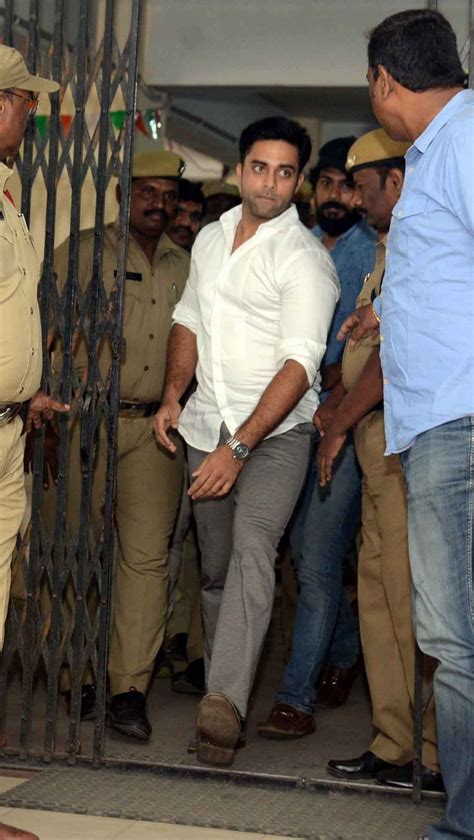 Actor Navdeep Appears Before Sit In Drug Case Photos Images Gallery 70803
