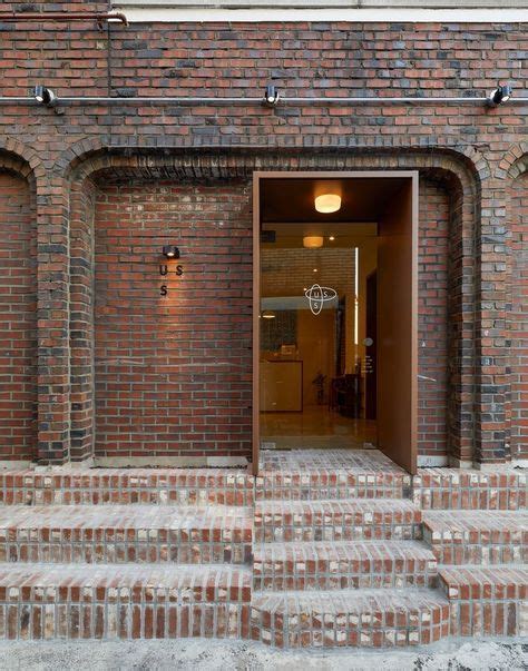 화이트and우드톤 깔끔한 분위기의 37평 주택개조 카페 인테리어 사례 Exterior Door Designs Brick Architecture Home Garden Design