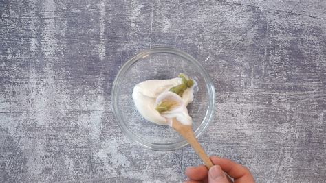 윤기 좔좔 연어살에 톡쏘는 와사비마요훈제연어샐러드