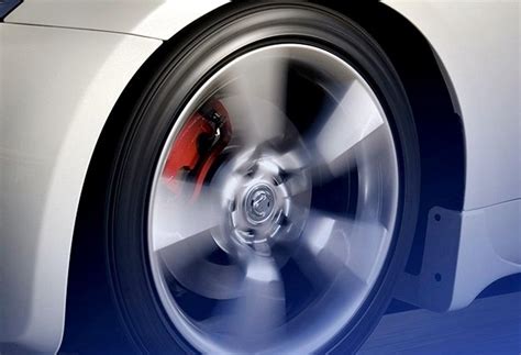 타이어 측면에 붙은 빨강 노란 점의 정체 픽플러스