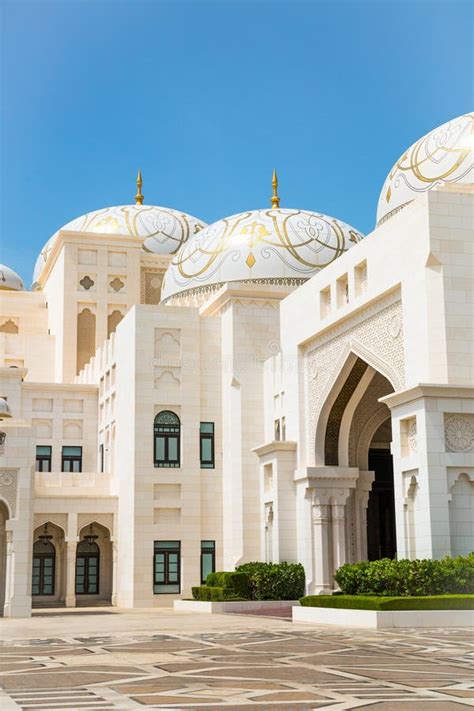 Uae Abu Dhabi Beautiful Arabic Architecture White Marble Palace And