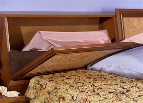 Кровать с ящиком для белья