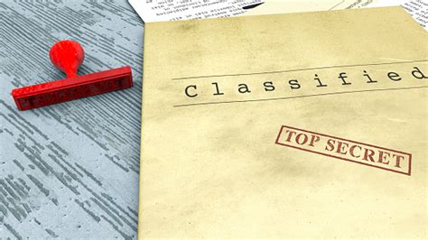 비밀 문서 스탬프 기밀 기밀 정보 은밀한 텍스트 가기 비공용 정보입니다 기밀된 정보를 가진 종이의 시트 스파이에 대한 스톡 사진 및 기타 이미지 Istock