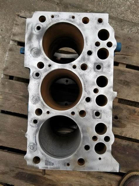 Sba110106710 Ford 1710 Cylinder Block Used