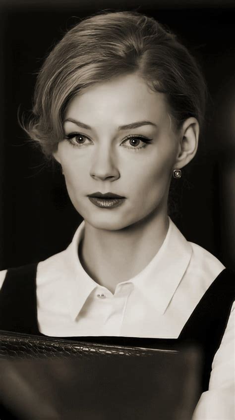 Портрет женщины с папкой · 1080x1920 Iphone 6s 7 8 бесплатная фотография от Danastr