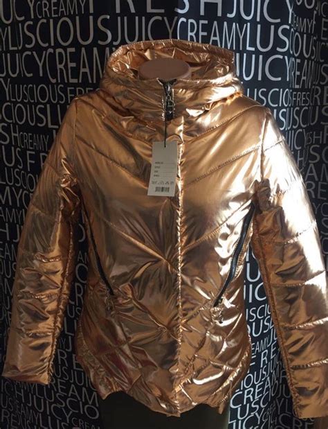 Куртка — цена 450 грн в каталоге Куртки Купить женские вещи по доступной цене на Шафе Украина