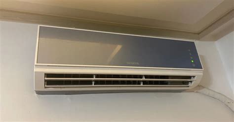 이사오고 나서 설치된 에어컨이 너무 오래된 기종이어서 청소가 가능할까 생각이 들었습니다 아니나 다를까 기사님께서 이건 쉽게 청소할 수 있는 기종이 아니라 말씀 주시더군요