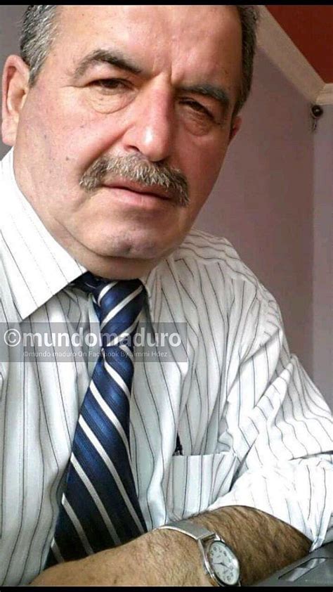 Handsome Moustache Daddy Celebrità Baffi