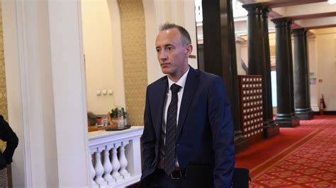 Красимир Вълчев Арестът на директорката на 37 мо училище хвърля петно