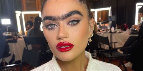 Gntm Η Σοφία Χατζηπαντελή κορόιδεψε δημόσια τη νέα «δασκάλα του ριάλιτι Mary Vitinaros