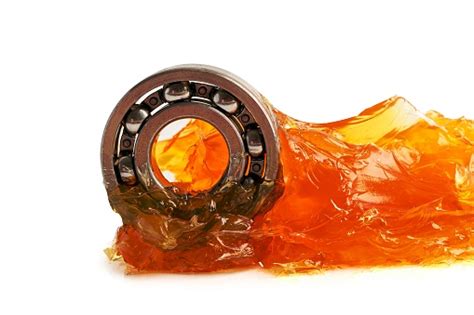 그리스가 있는 스테인리스 볼 베어링 클리핑 경로가 있는 흰색 배경에 격리된 자동차 및 산업용 리튬 기계 윤활 0명에 대한 스톡 사진 및 기타 이미지 Istock