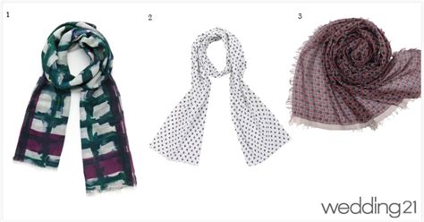 패션 가을 패션의 완성 스카프