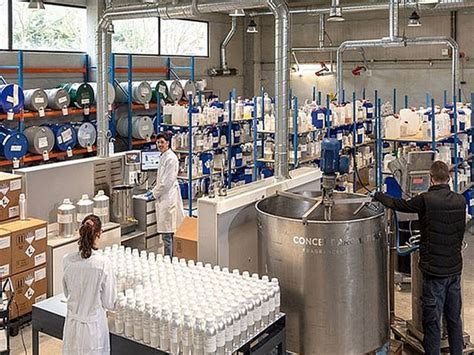 Tìm hiểu quy trình sản xuất nước hoa chi tiết đơn giản