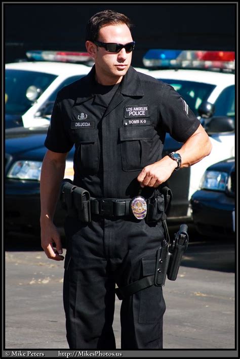 Uniforme Lapd Swat Lapd Headquarters Officer Conley Known By Her