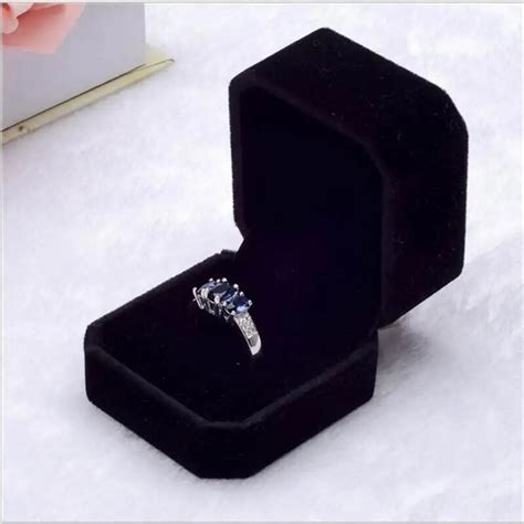 Коробочка для обручки сережок футляр з оксамиту для ювелірних виробів кол чорний 70844689