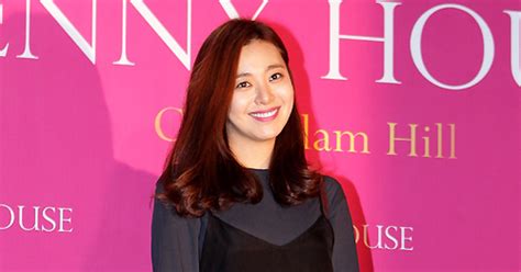 포토엔 이영은 애엄마 되어도 변함없는 소녀미소