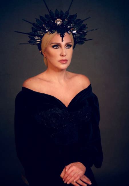 Exclusive Shereen Reda Goes Stunningly Dark In Latest Photoshoot Scoop Empire