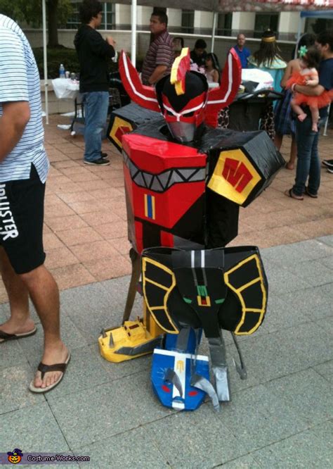 Power Ranger Megazord Costume Creative Diy Costumes Photo 22