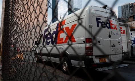 Why Does FedEx Suck Revealing Reasons