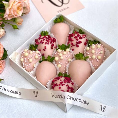 Клубника в шоколаде Клубничные десерты Украшения из шоколада Клубника в шоколаде