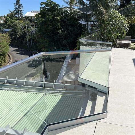 최고 품질의 유리 울타리 발코니 난간을 만나보세요