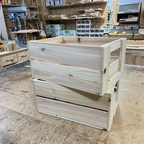 무도색 상자 3종 중 중사이즈 상자 2개입니다 깔끔하고 카인드샵 나무로 만드는 상자 입니다