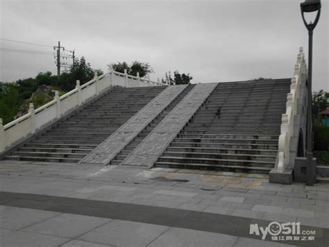 镇江市金山广场水天桥老百晓集桥