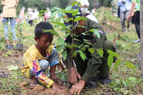 ក្រសួងបរិស្ថាន រៀបចំពិព័រណ៌ និងចែកកូនឈើឥតគិតថ្លៃ រយៈពេល៦ថ្ងៃ