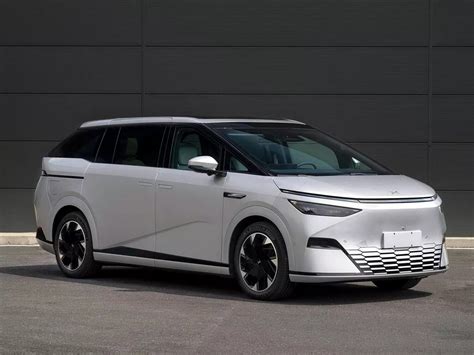 小鵬x9正式亮相 500匹馬力可以載七個人極速達時速200公里 Carfun 玩車誌｜玩樂生活、輕鬆懂車