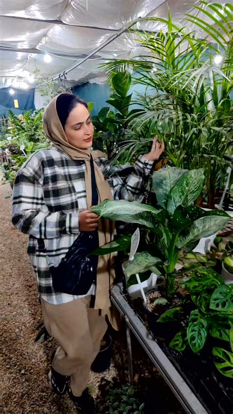 ‎گلخانه آس🌱 آموزش گل و گیاه‎ ‎لازم نیست که بگم آب زیر گلدونی باید