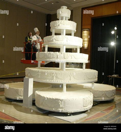 Tallest Wedding Cake In The World