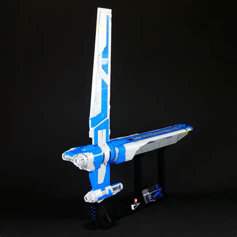 Stinger Mantis Play Scale — Brickvault