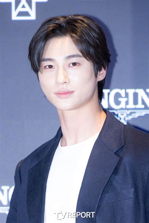 [t포토] 변우석 질투유발 꽃미모