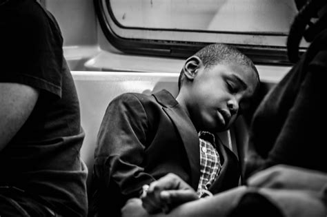 무료 이미지 사람 검정색과 흰색 사진술 기차 맨해튼 지하철 자고있는 검은 단색화 뉴욕 홀딱 반할 만한 뉴저지 서브웨이 흑백 사진 필름 누아르