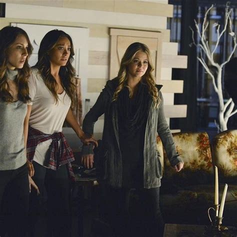 Pretty Little Liars Season 5 Premiere Recap Stage Dive