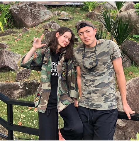 МОНГОЛ ХЭЛЭЭР МЭДЭЭНҮҮД Н Номтойбаяр Гишүүний Хүү Гэгддэг Н Мөнгөншагай Загвар Өмсөгч Б Ялгуун