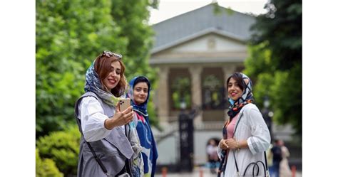 Младите жени в Иран не могат да се оженят без сертификат за девственост