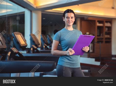 Best Women S Gym Class Trainer At Paul Morrison Blog