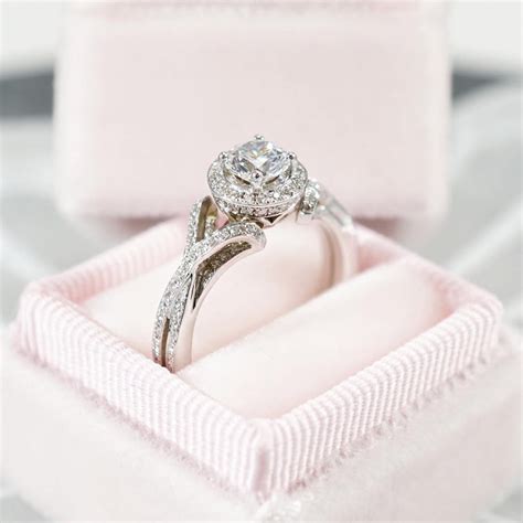 20 Classic Engagement Rings That Will Stand The Test Of Time ⋆ Ruffled
