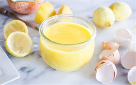 Омолаживающий крем с лимоном, сливками и медом
