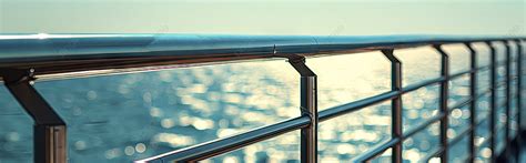 푸른 바다와 하늘을 배경으로 원양 정기선의 난간을 닫습니다 난간 대양 파란색 배경 일러스트 및 사진 무료 다운로드 Pngtree