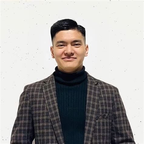 Гаднаас нь хархад гундуу хувцас хунар гандуу хэл яриа тультраа хэнд ч олны хэлдгээр халтар