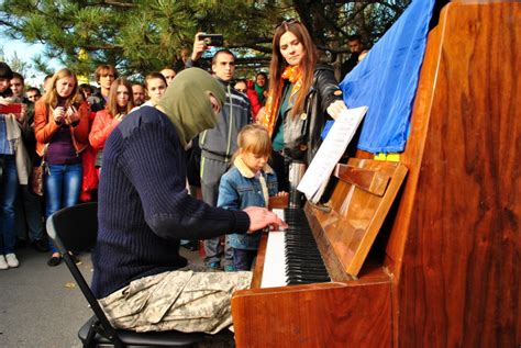 Пианист экстремист Piano в Николаеве Про Світ навколо