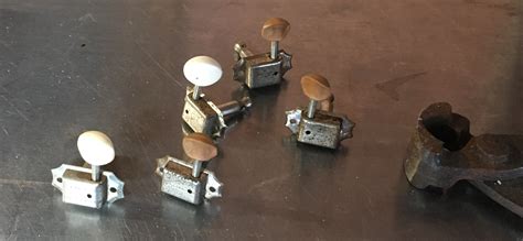 Shriveled Up Kluson Tuner Knobs The Acoustic Guitar Forum